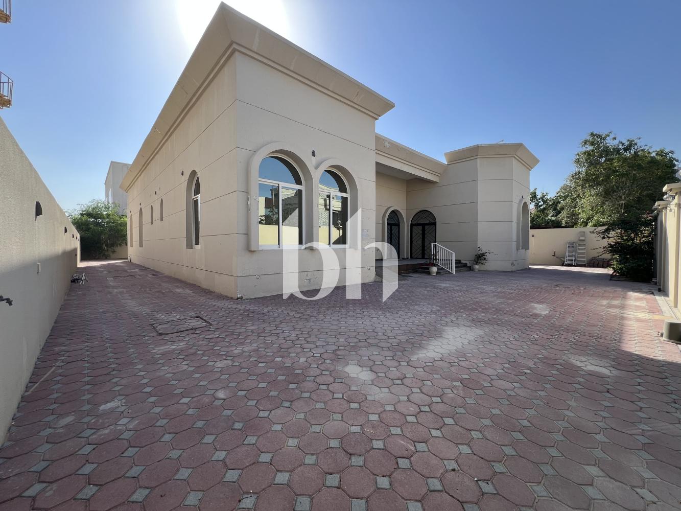 Villa in Al Barsha South 4 | Spacious Villa | 10,000 S.q Plot ...